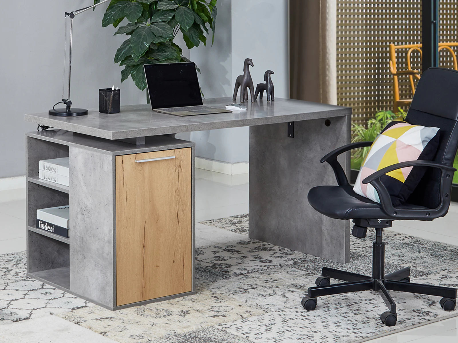 Decorative Desk Guide: Beauty Meets Functionality