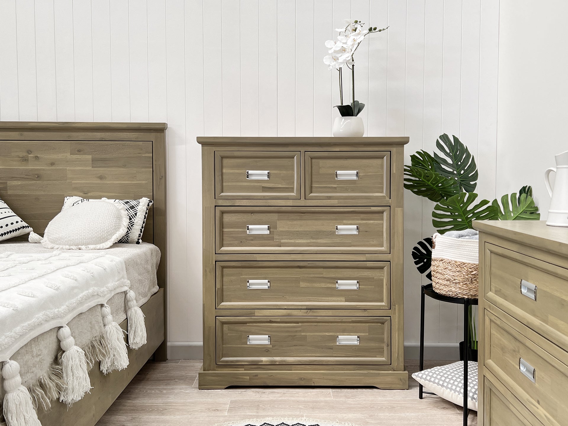 Hadley Solid Acacia Wood 5 Drawer Tallboy - Emerland Grey